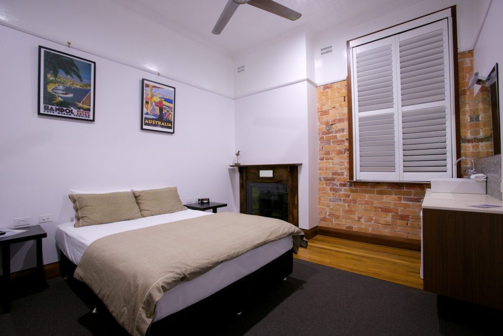 Pier Hotel | Affordable Coffs Harbour Accommodation - Pub Rooms