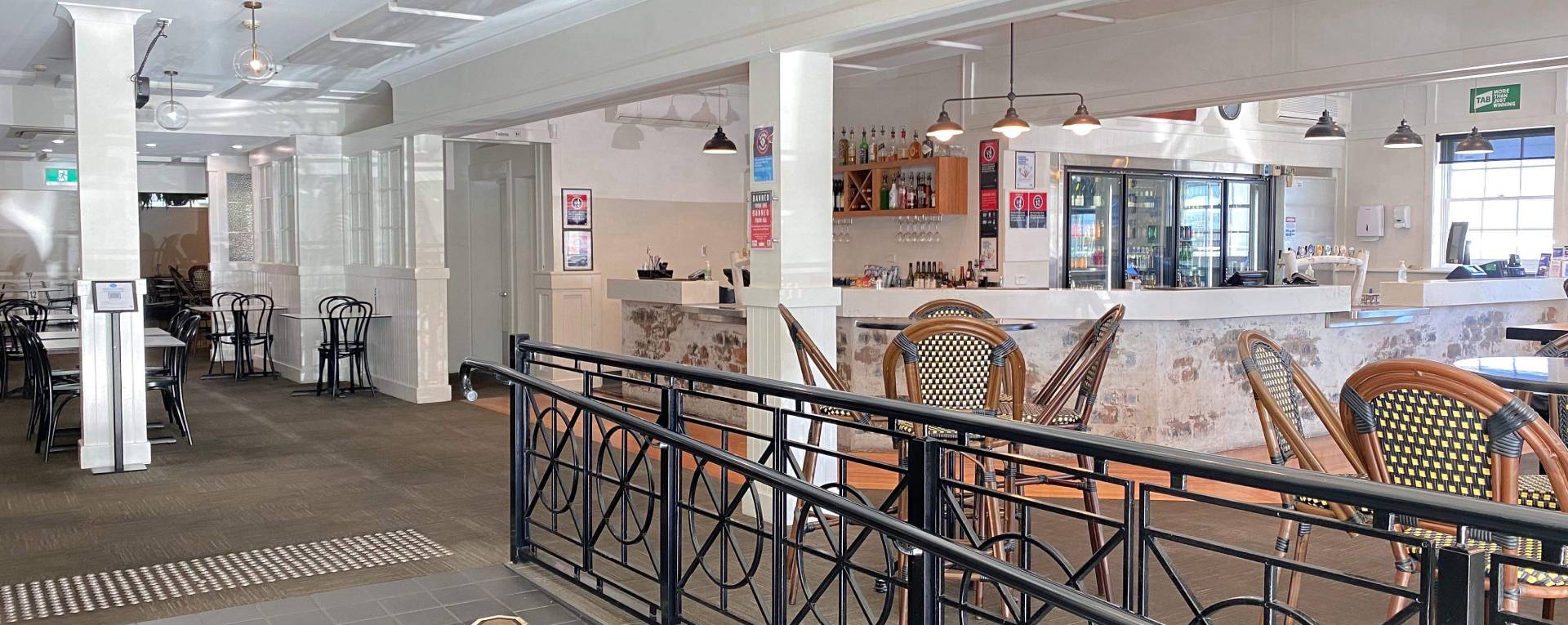 Grafton Hotel, Grafton - Pub Rooms Directory